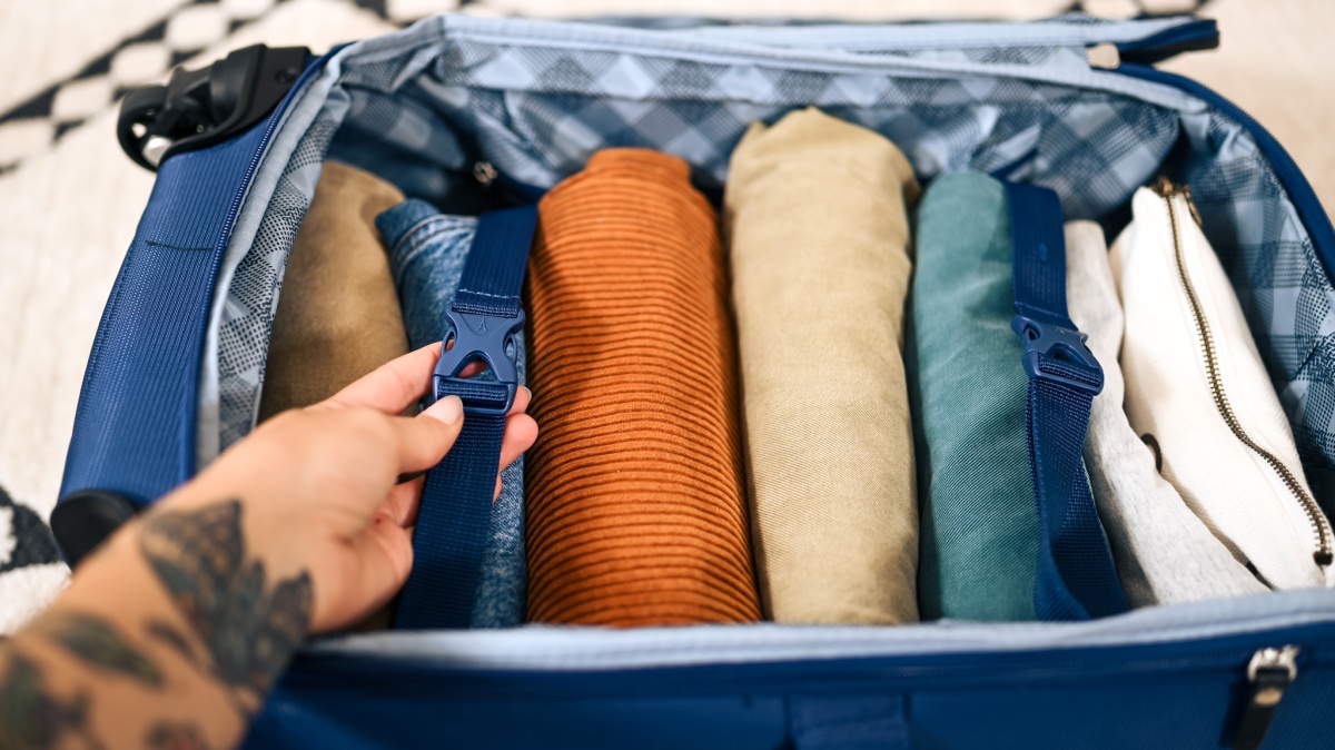 Travelpro Maxlite 5 21-inch Softside Expandable Spinner Review | Tested