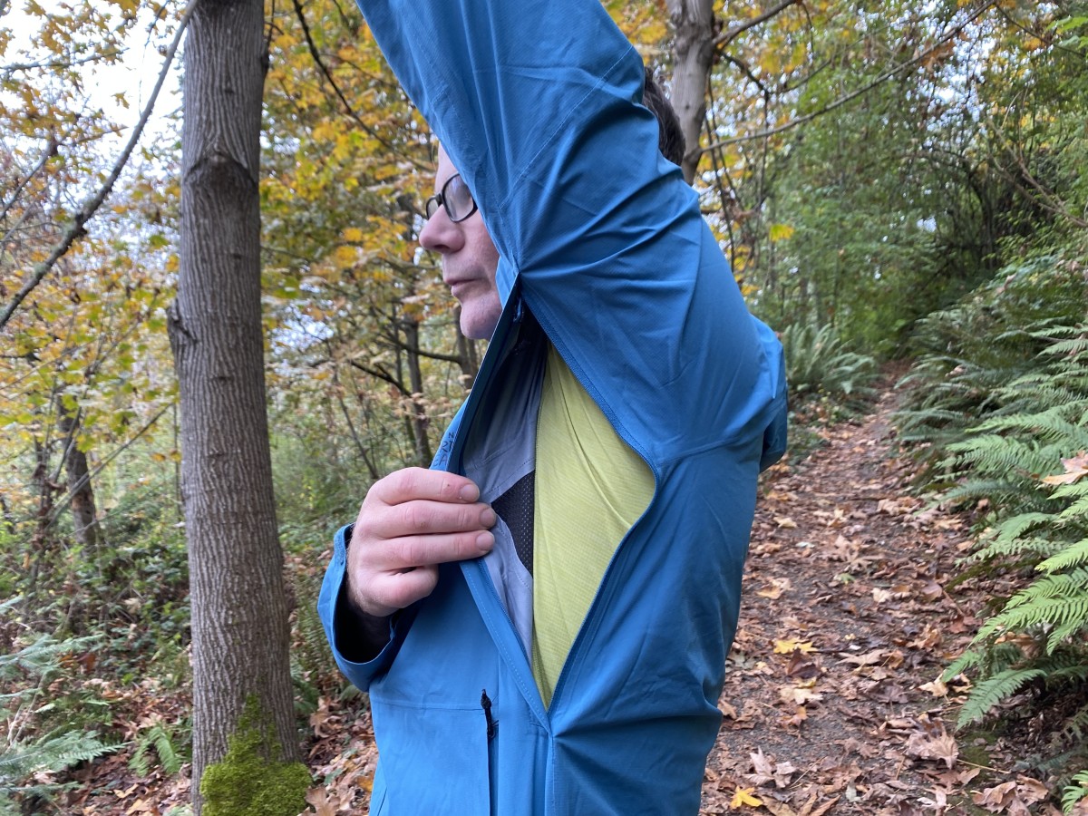 Mountain Hardwear Stretch Ozonic Jacket Review | Tested