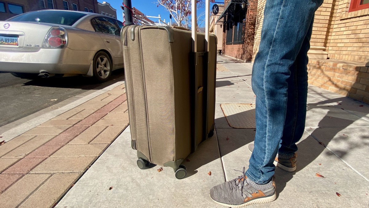 Briggs & Riley Baseline Large Expandable Spinner Review | Tested