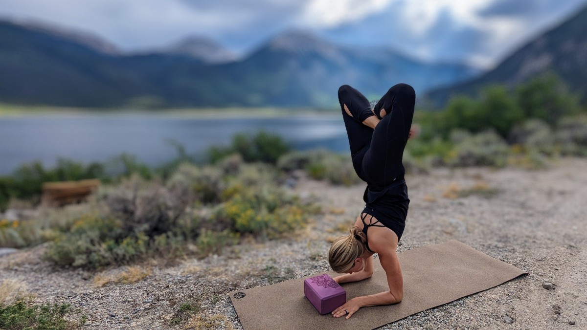 The 6 Best Yoga Blocks | Tested & Rated