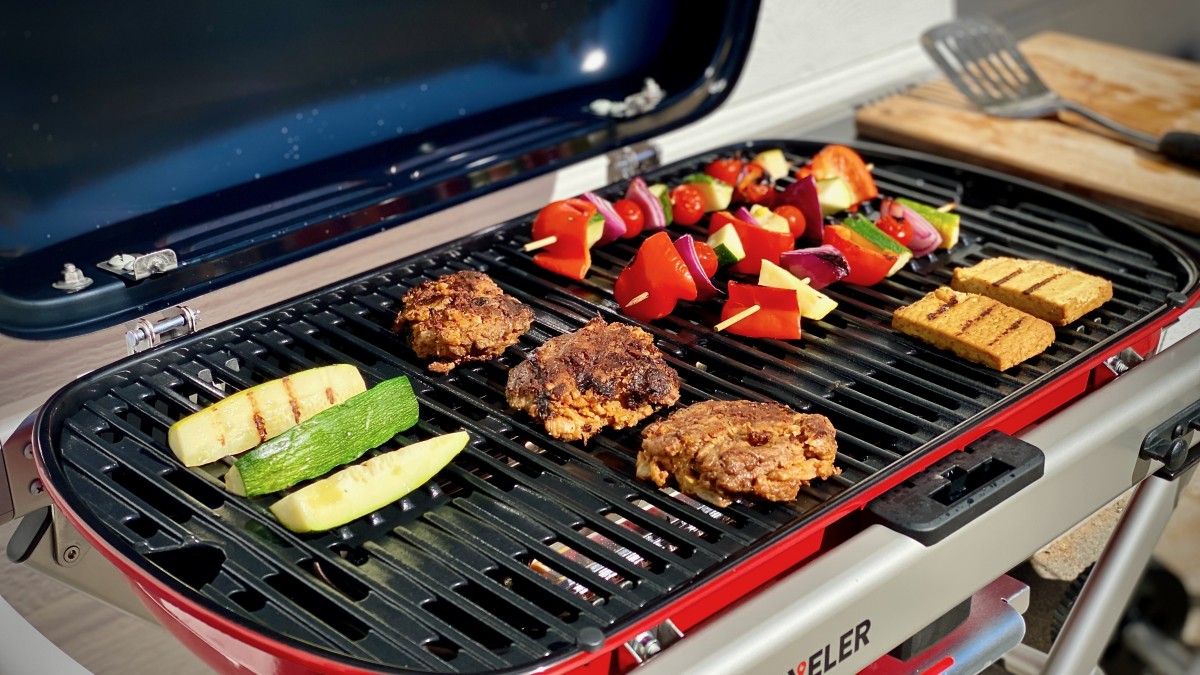 Weber Traveler Review | Tested & Rated